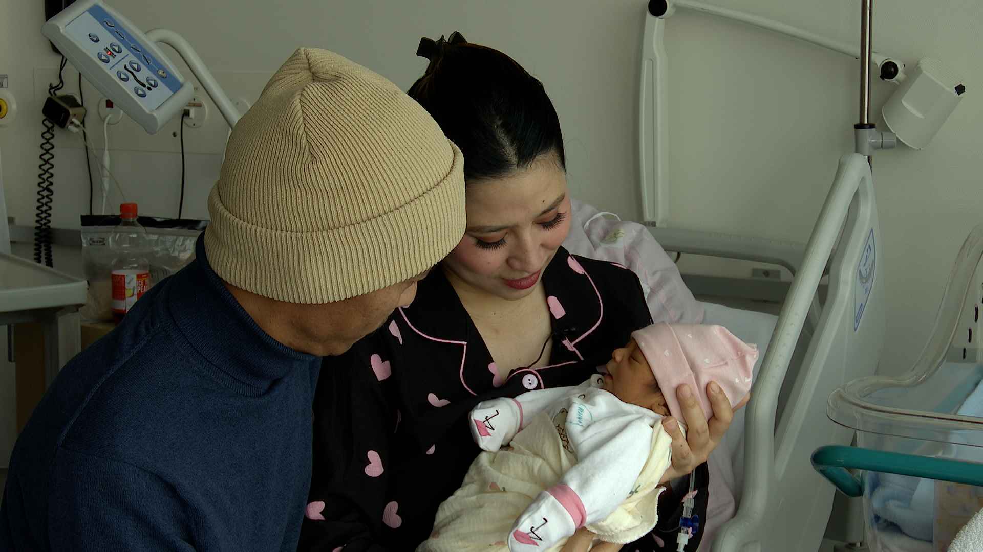 Les premiers bébés de l'année ont pointé leur bout de leur nez - Canal ...