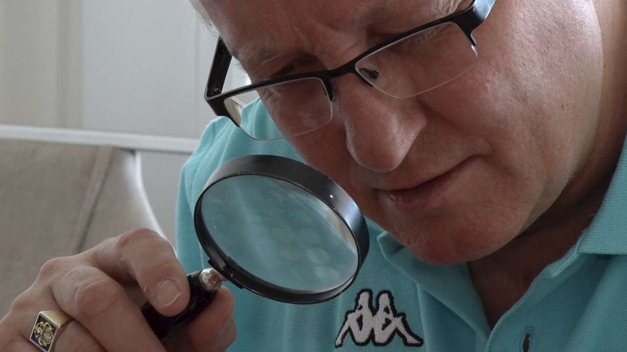 Jean-Claude Von Rotz paie son ticket en anciens francs - Canal Alpha