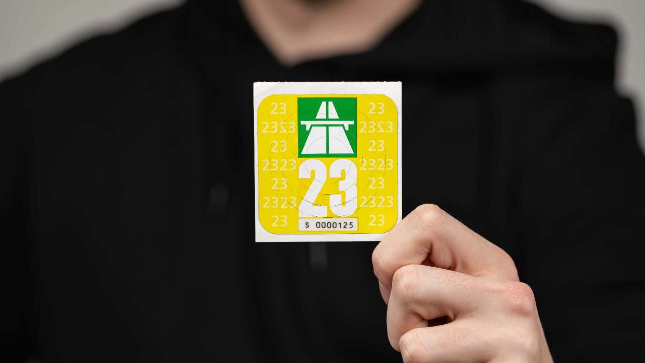 En 2023, nos pare-brise vont s'affranchir de la vignette - Canal Alpha