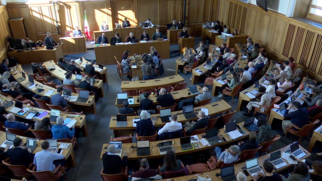 Le PLR et Le Centre formeront bien un groupe - Canal Alpha